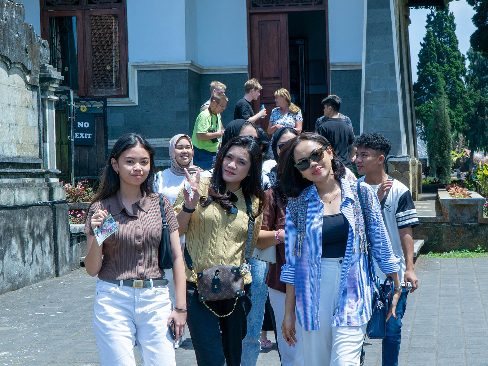 Jasa Foto / Dokumentasi Liburan/Wisata di Bali - Bali Top Organizer